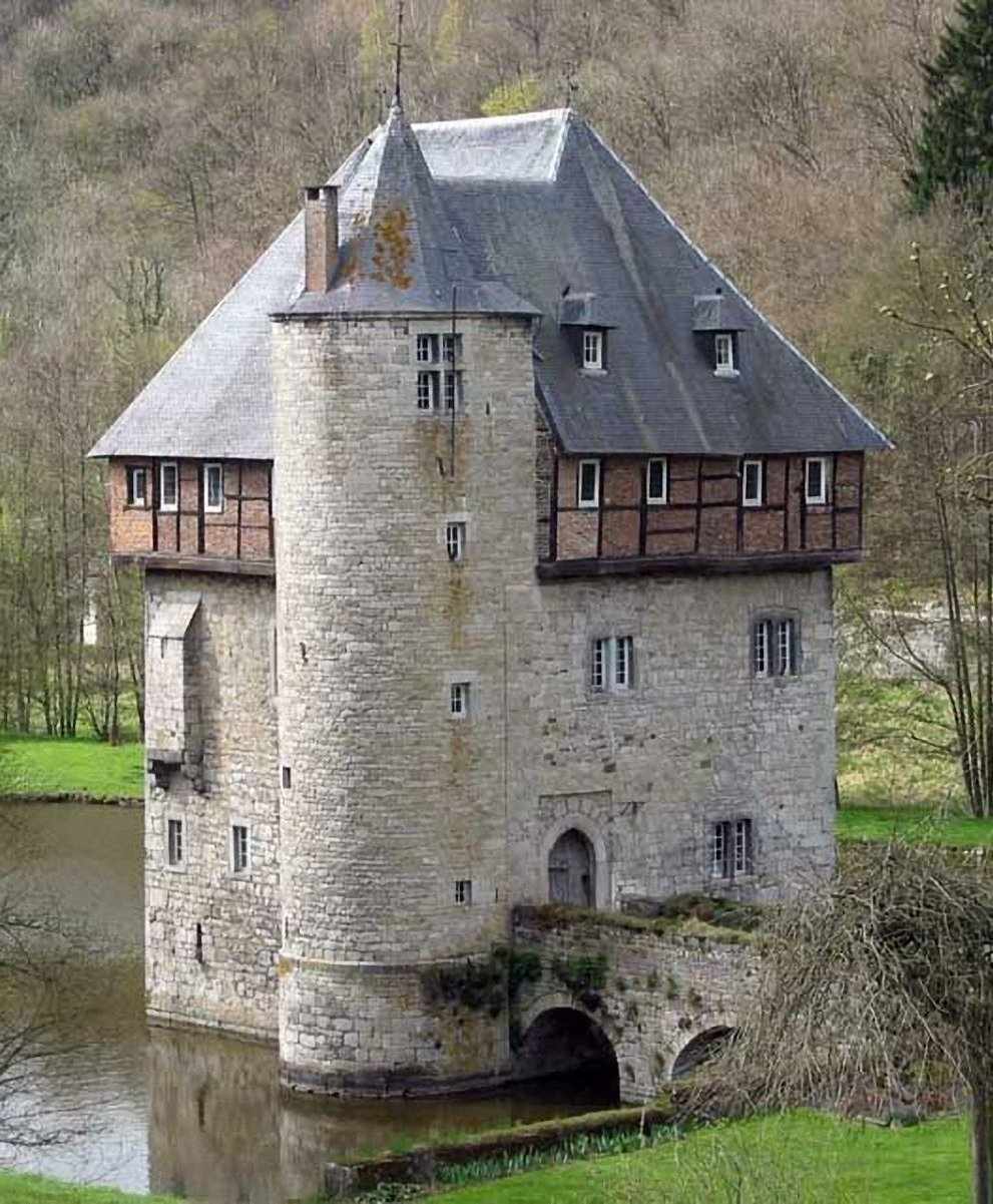 Castelos medievais: Castelo feudal: residência de um pequeno “rei” local