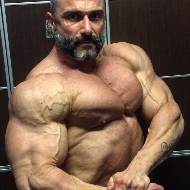 Muscle Lover: Alessandro Grassi