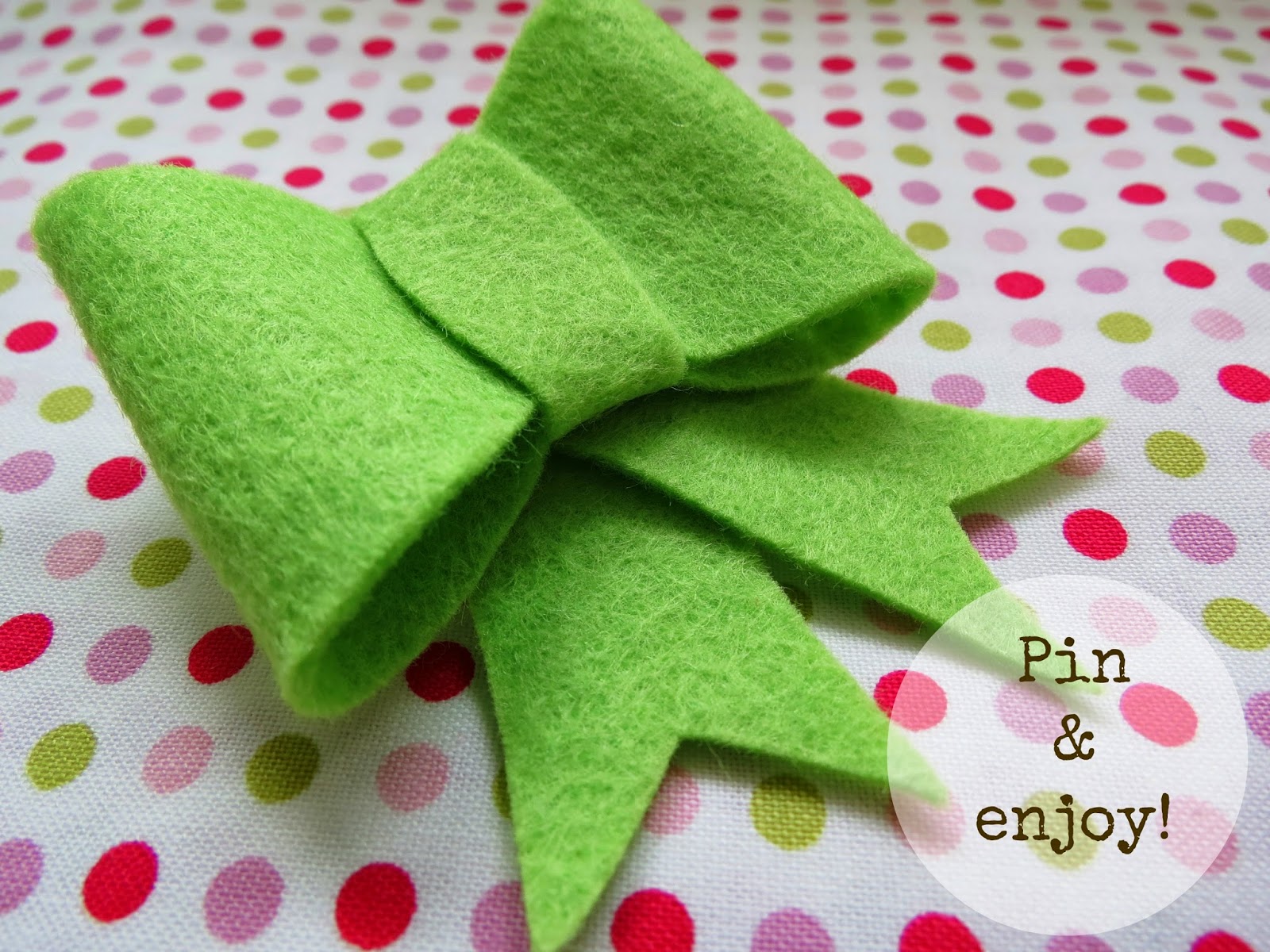 A Pretty Felt Bow Brooch Tutorial | A Little Happy Place