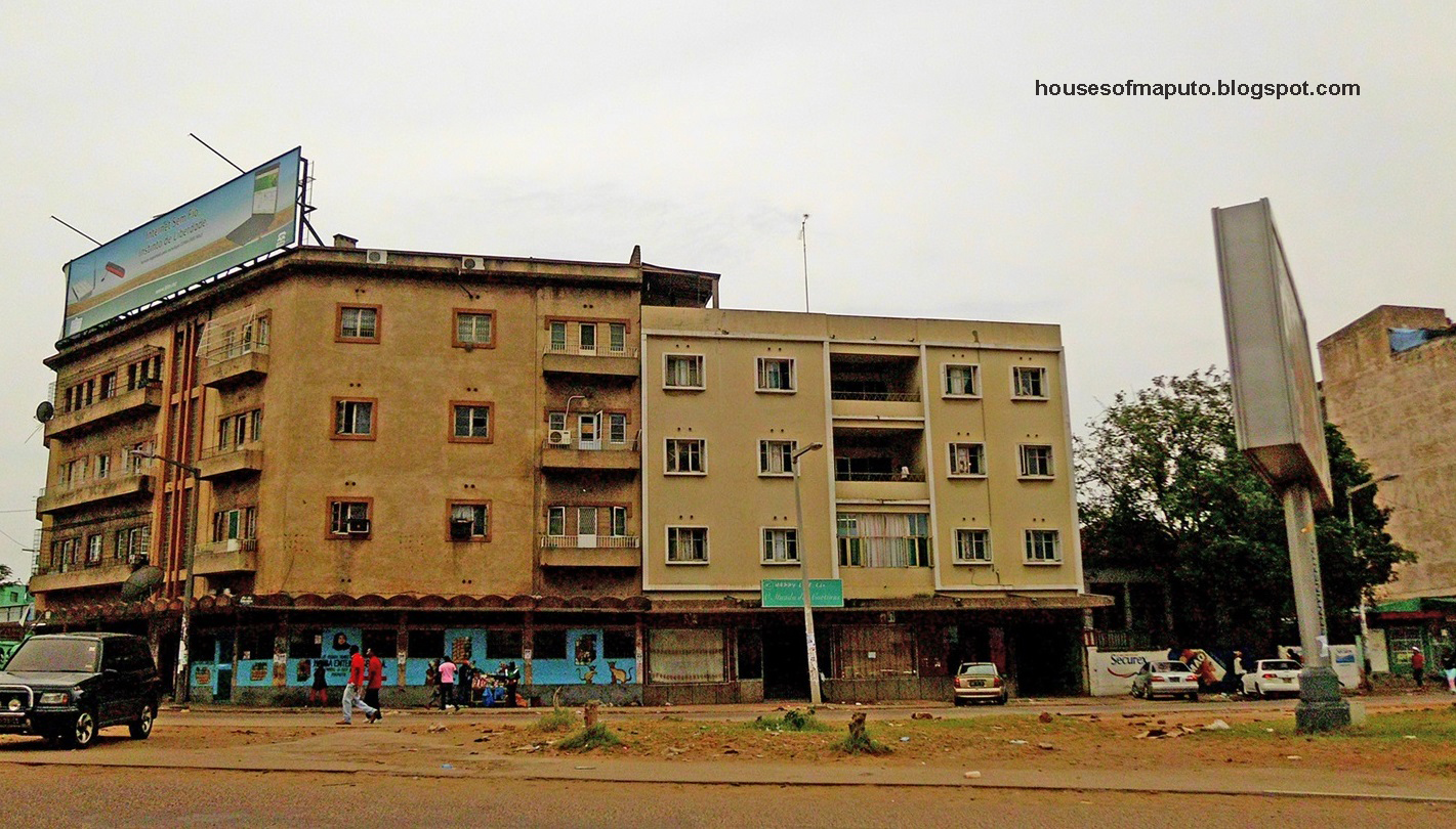 Lojas e cervejarias no Alto-Maé perto do antigo Largo Albasini, Maputo