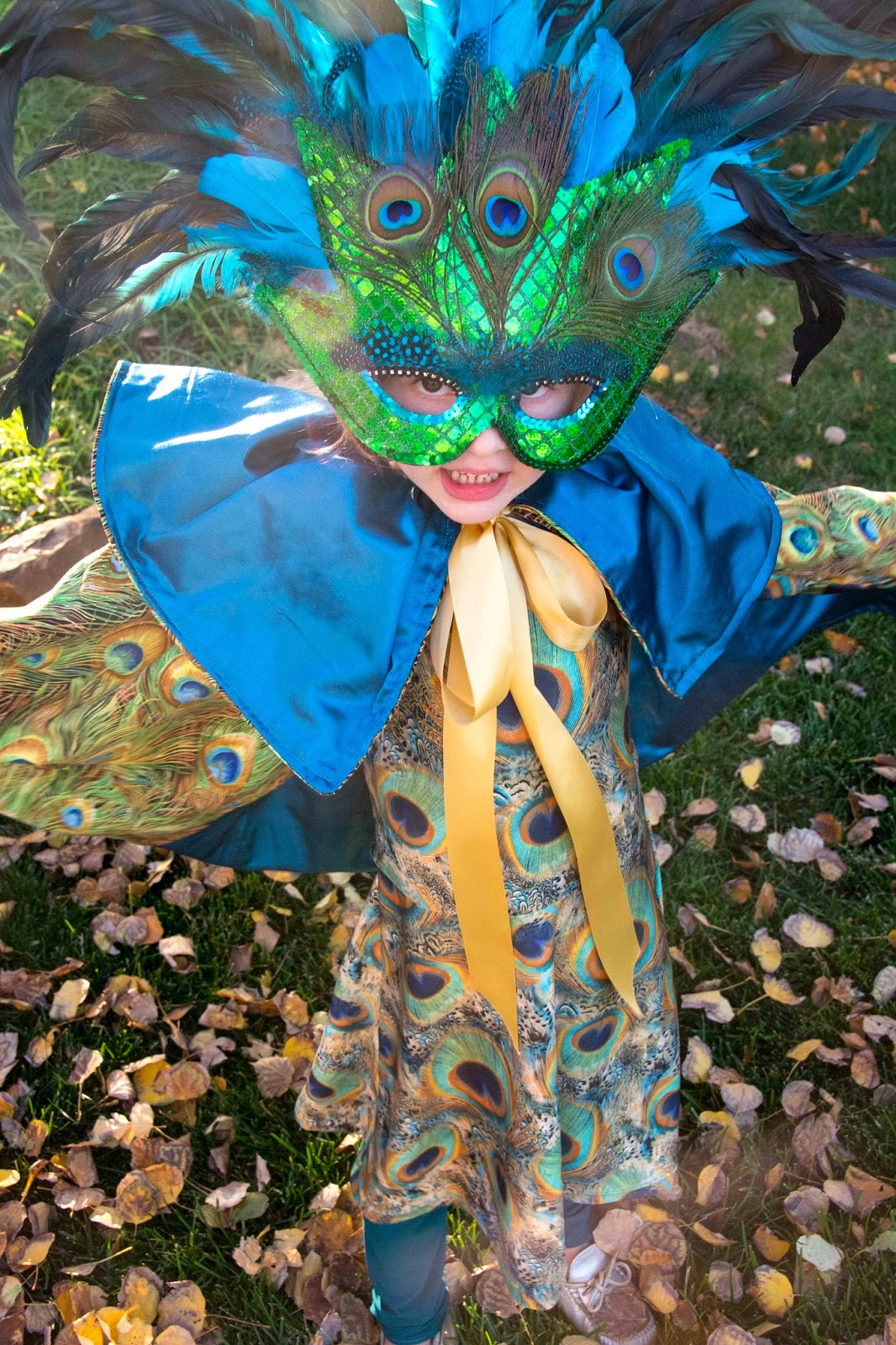 Aesthetic Nest: Sewing: Opera Collar Halloween Cape (Tutorial)