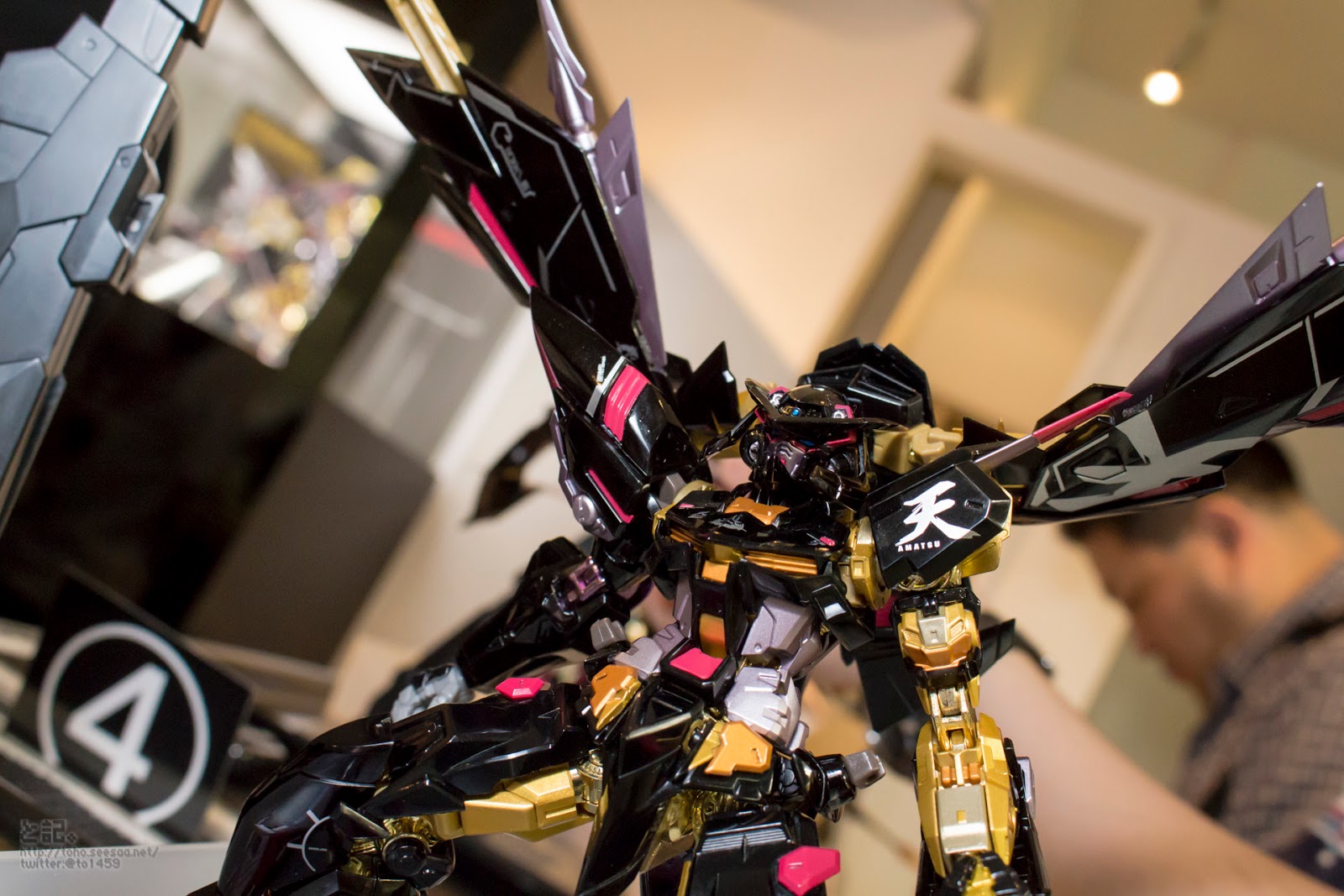 Gundam Family: METAL BUILD Gundam Astray Gold Frame Amatsu Mina Touch ...