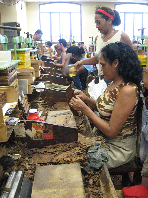 Cuban Cigars, Culture & Lifestyle: H.Upmann cigar factory (Havana)