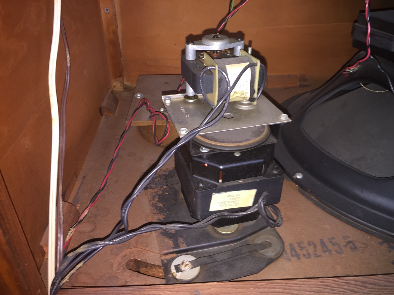 High on Technology: LESLIE 147, THE MAGIC ROTATING SPEAKER SYSTEM