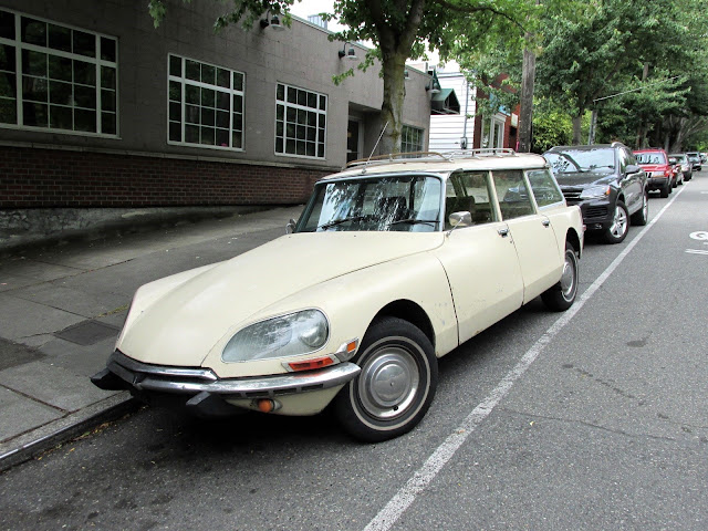 Seattle's Classics: 1973 Citroen DS Safari Estate