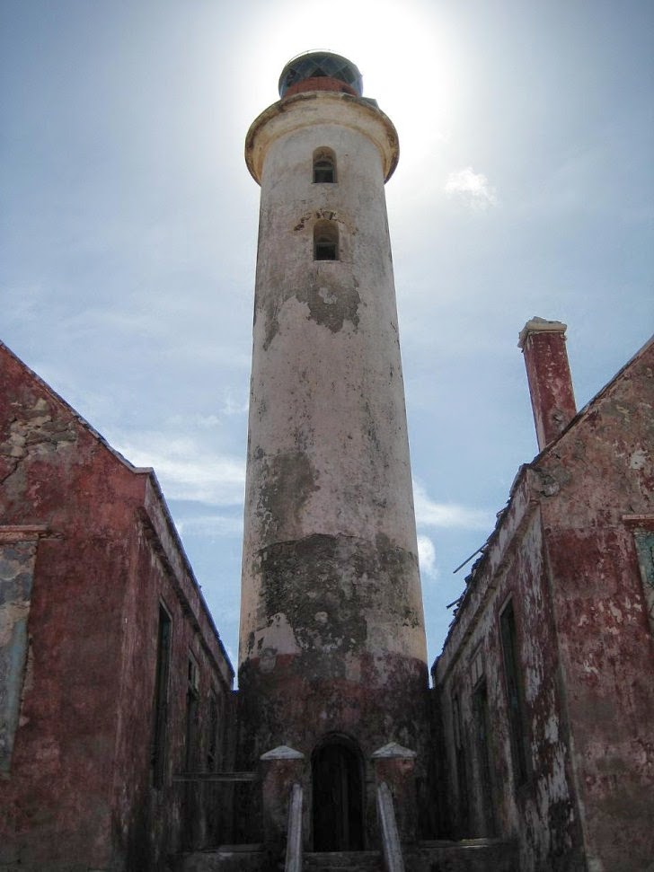 StrangePegs: Abandoned Places: Grand Harbour and Other Lighthouses