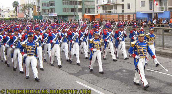Lima Noticias: Perú presentó sus Unidades Históricas en la Gran Parada ...