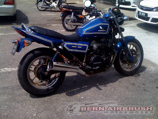 TRANFORMASI HONDA CBX 750P : CBX 750 Pelbagai Rupa dan Warna