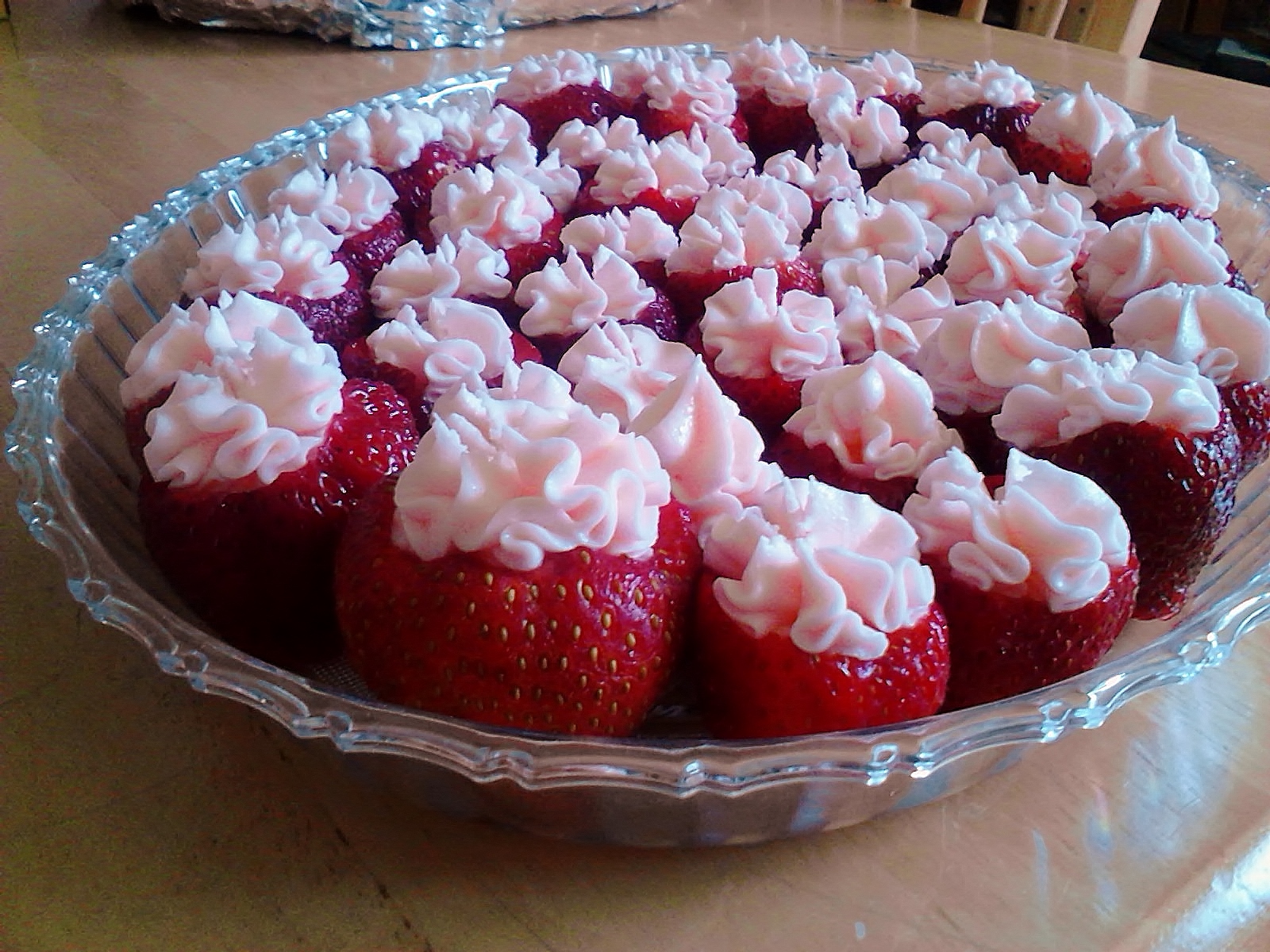 Kandy's Kitchen Kreations: Stuffed Strawberries