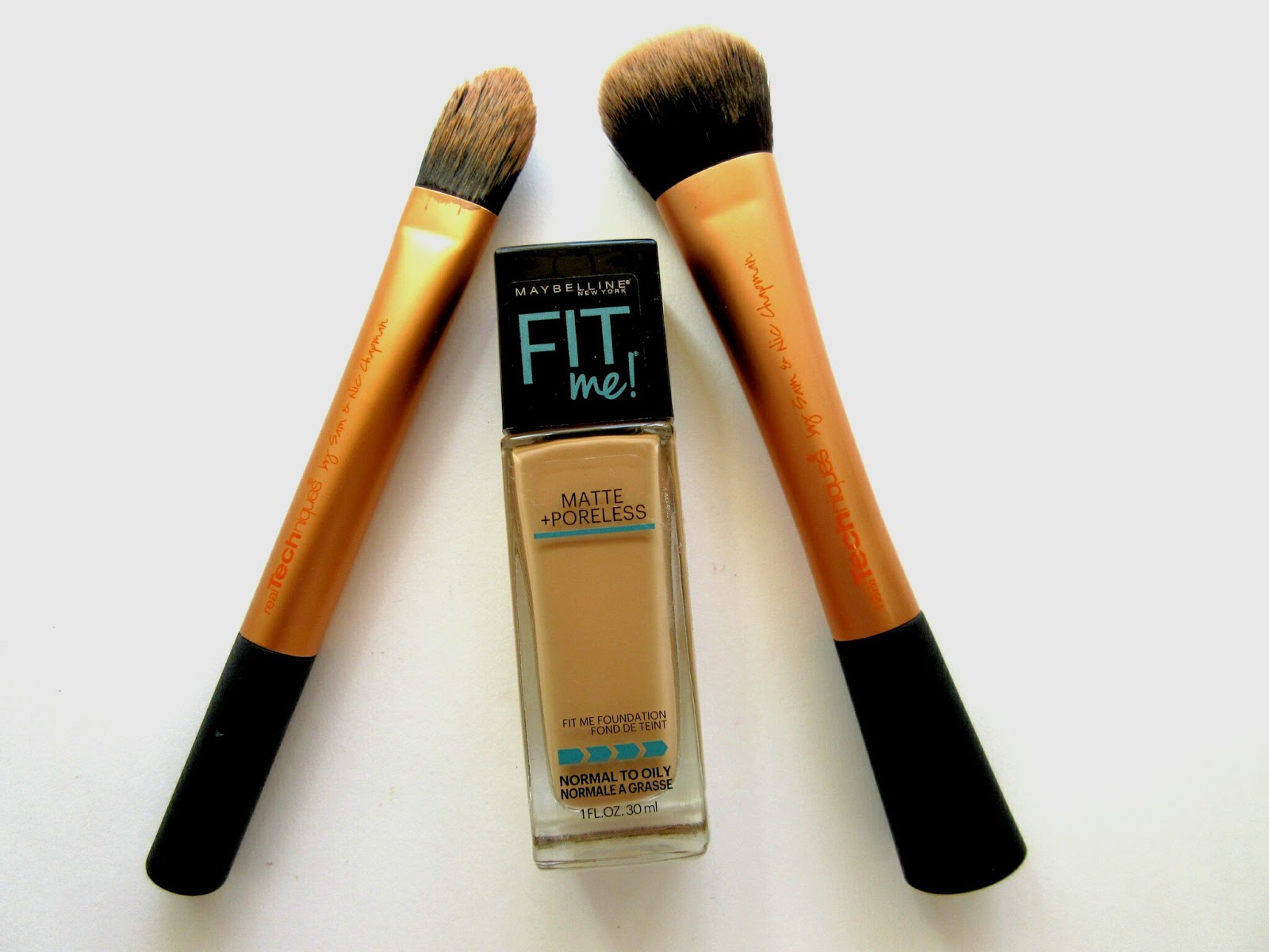 Maybelline Fit Me! Matte + Poreless Foundation (230 Natural Buff ...