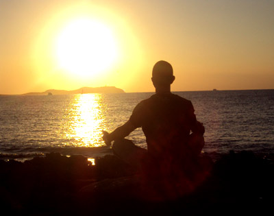 ‘Sungazing’ o la técnica de mirar al sol para curar cuerpo, mente y ...