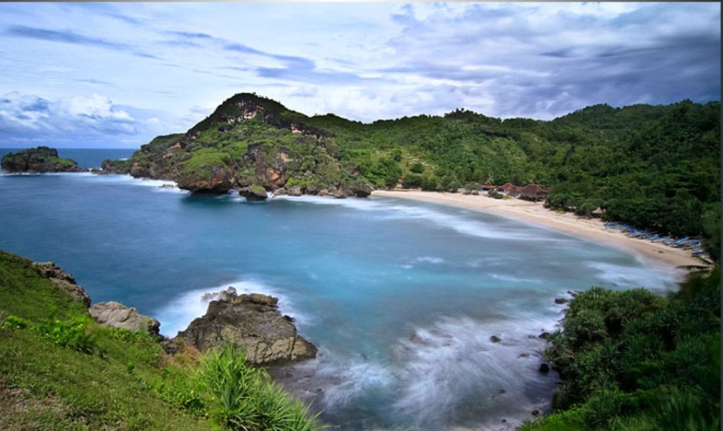 Buletin Wisata: Pantai Siung - Gunung Kidul, Yogyakarta
