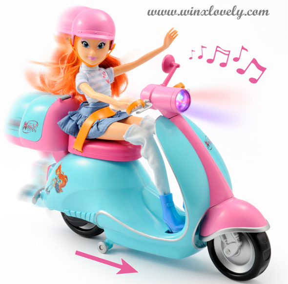 ¡Nuevas imágenes de la muñeca Bloom con scooter! - Winx Club Lovely