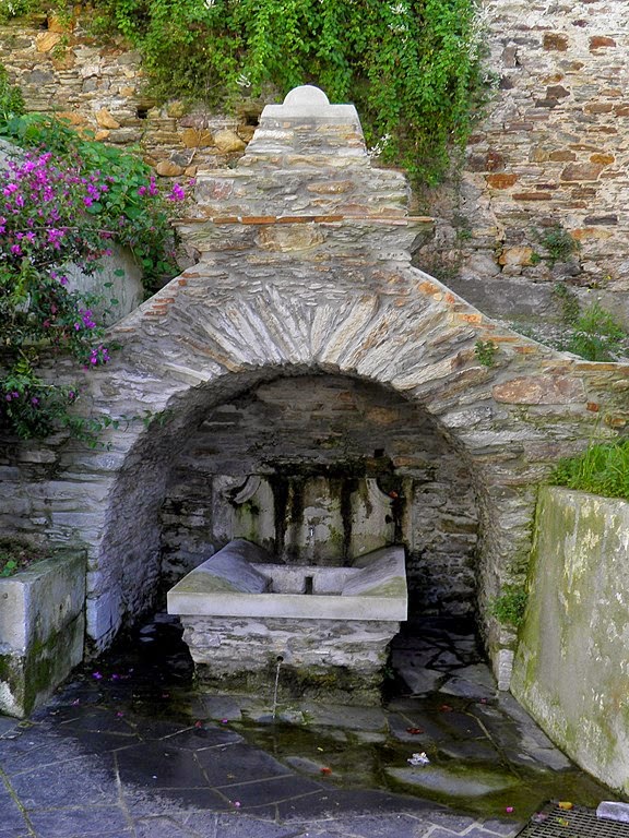 La más antigua de las fuentes de Figueras.