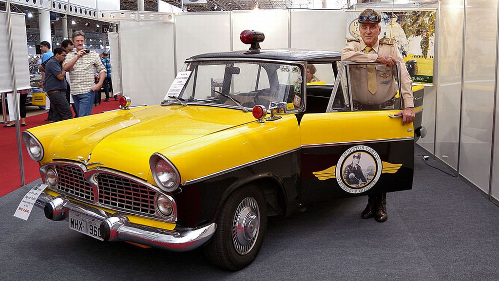 Leo Togashi: Carros e Filmes - O Simca Chambord e o Vigilante Rodoviário