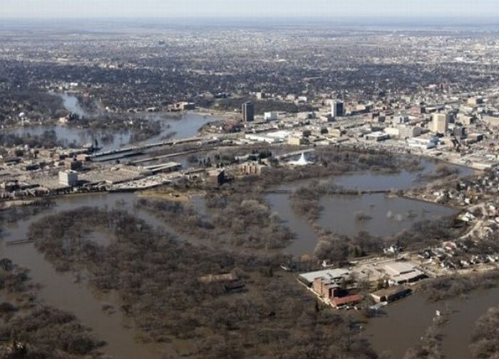 Trends High Quality Pictures: Red River Flood in Fargo North Dakota Images