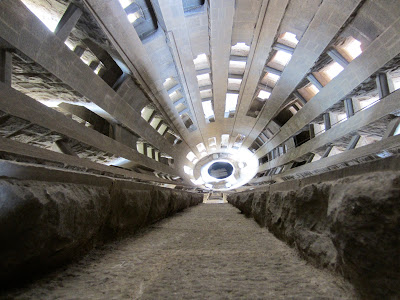 wacky tacky: Say Howdy to Gaudi!