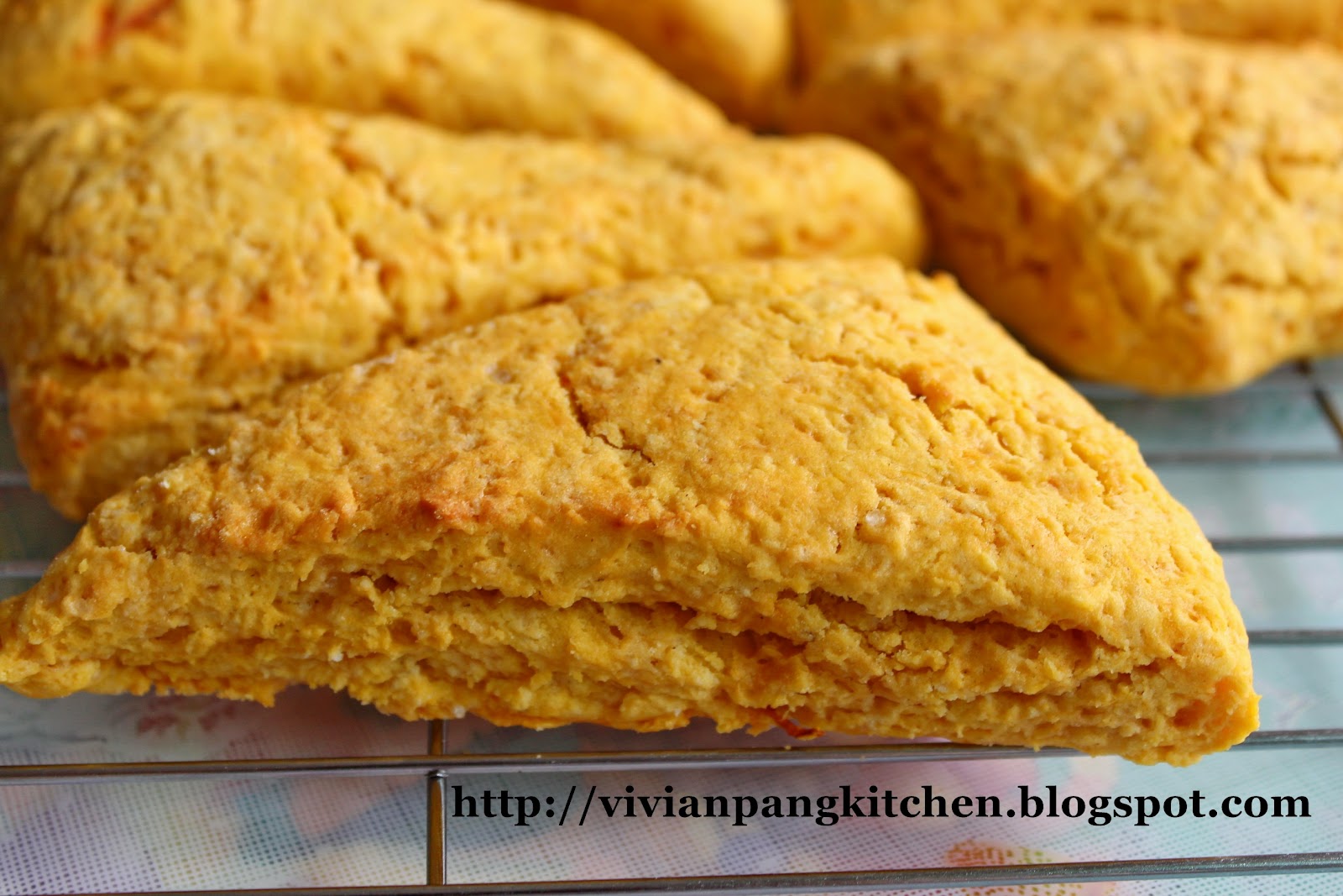 Vivian Pang Kitchen: Starbucks Pumpkin Scones