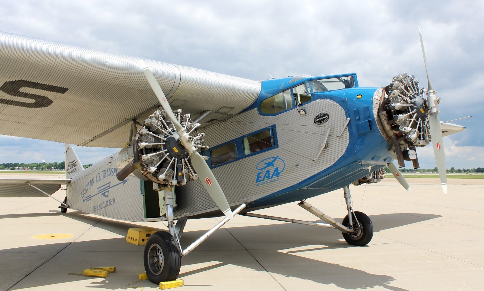 The Aero Experience: Aviation History Comes Alive As EAA Ford Trimotor ...
