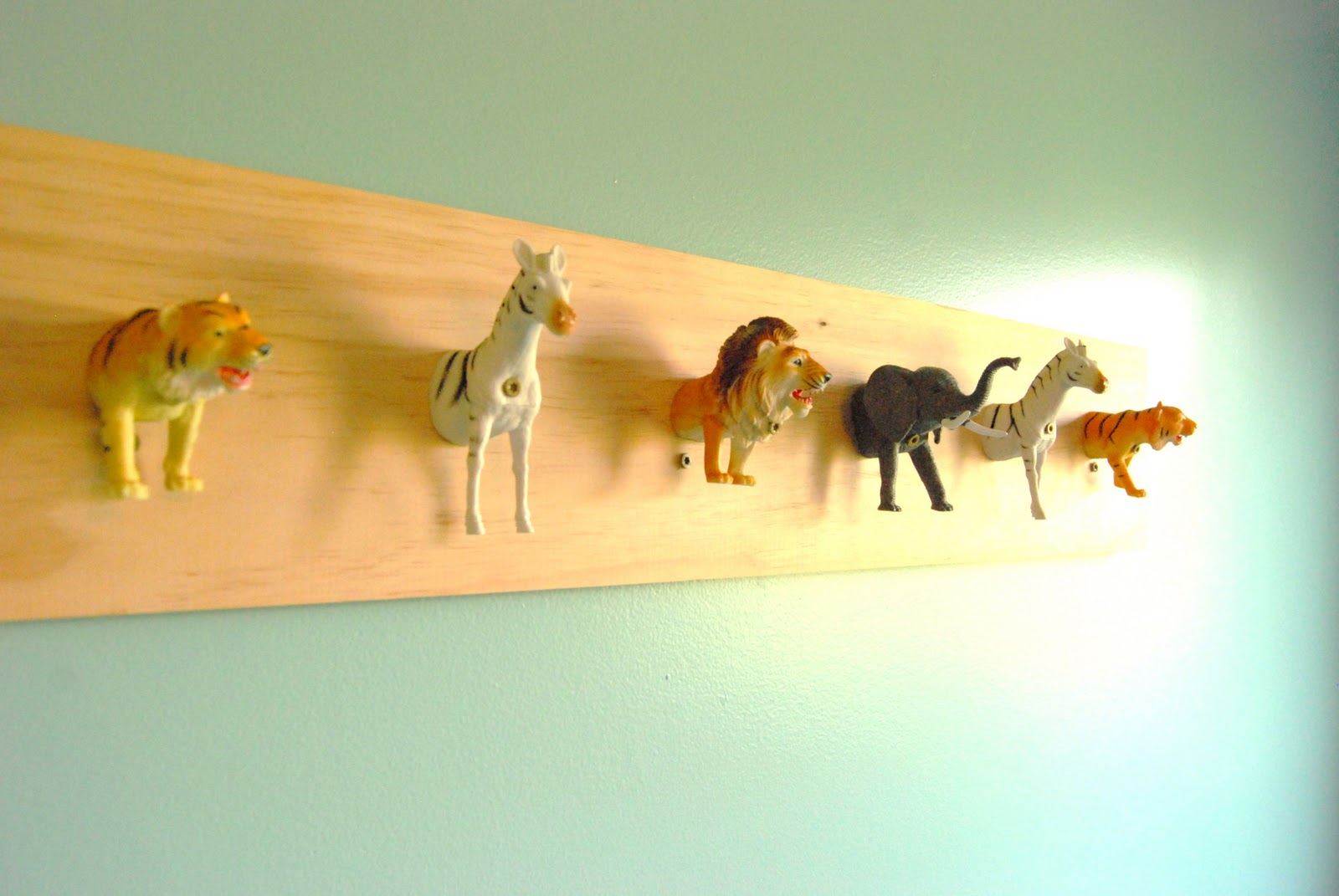 Of house and homies: Big Game Rack [DIY Project]