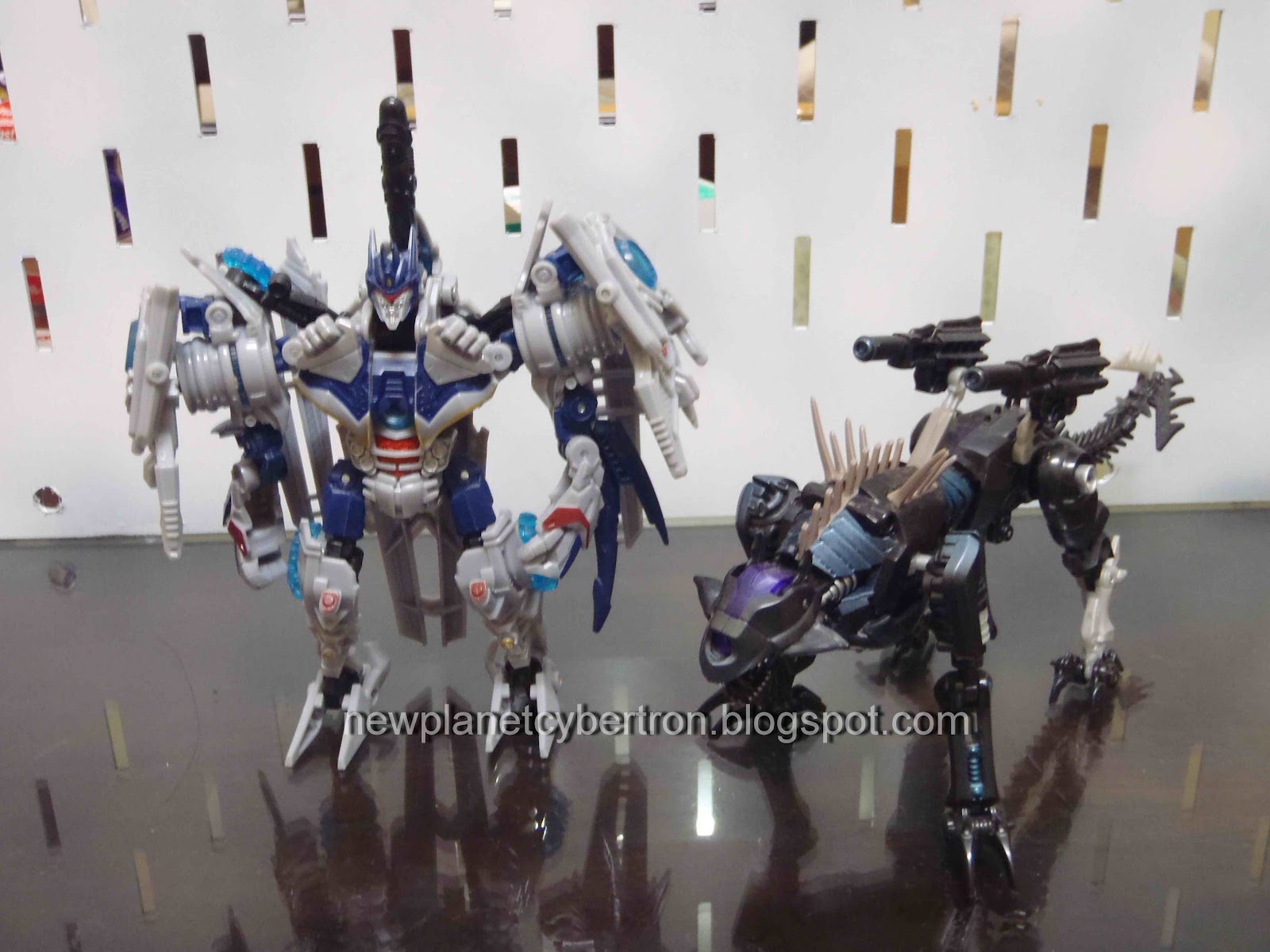 New Planet Cybertron: Transformers Review: Soundwave (ROTF Deluxe)