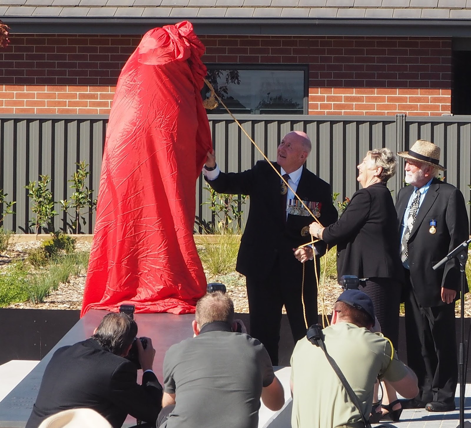 Lemnos Gallipoli Commemorative Committee Inc: Unveiling of The Grieving ...
