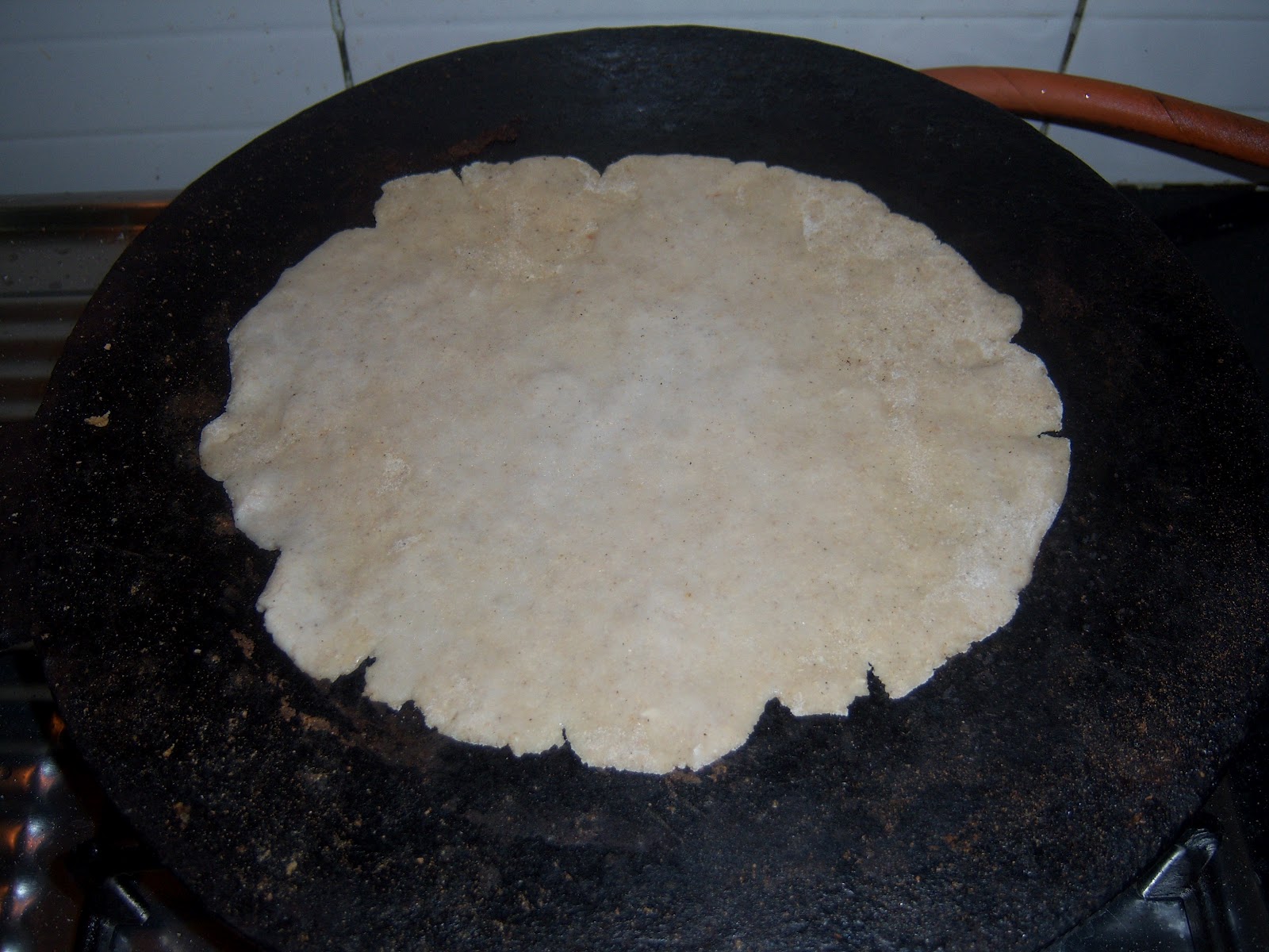 Jonna Rotte -- Jowar Roti -- How to make Jowar Roti - E.A.T ...