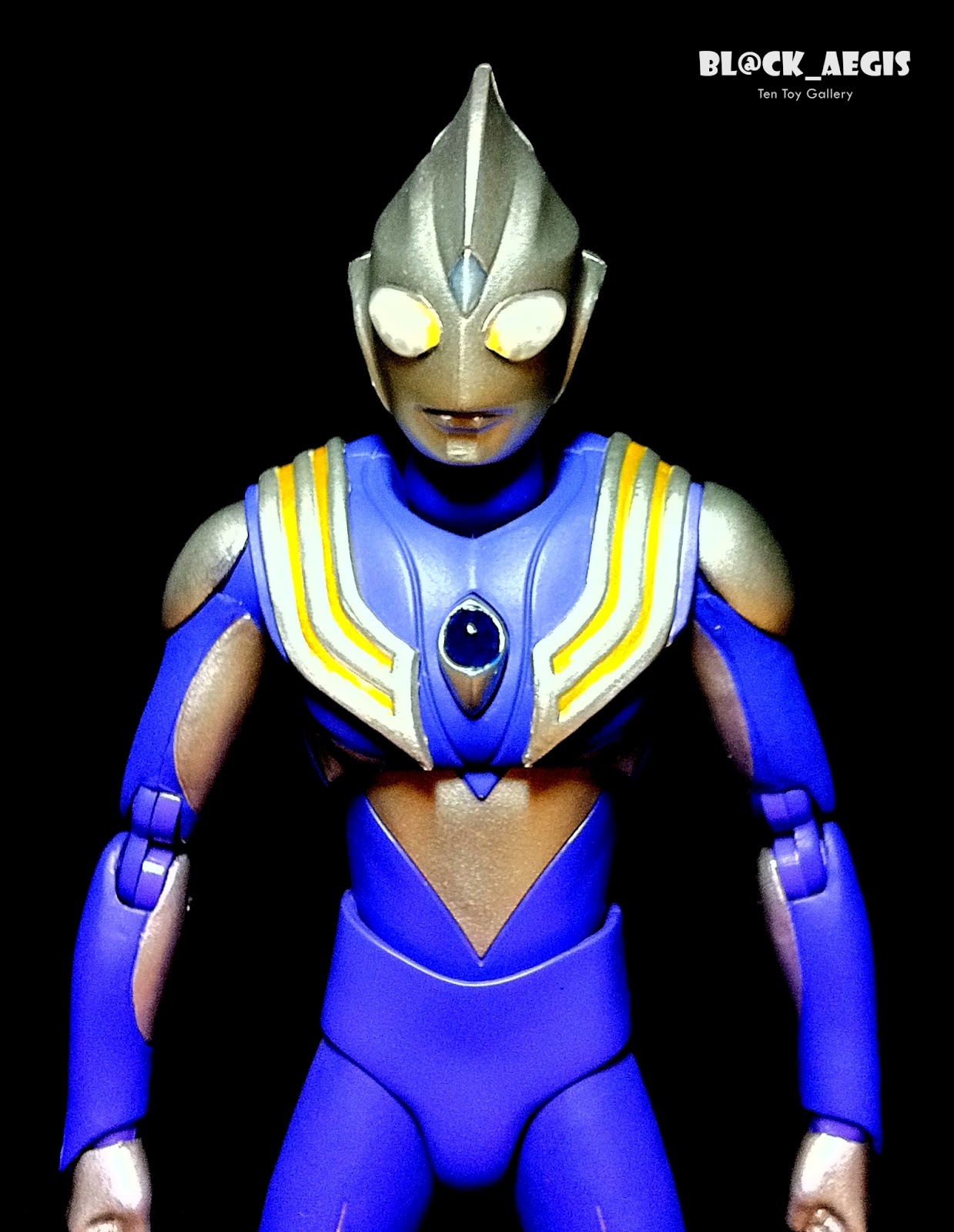 Ten Toy Gallery: Review: Ultra-Act Ultraman Tiga Sky Type