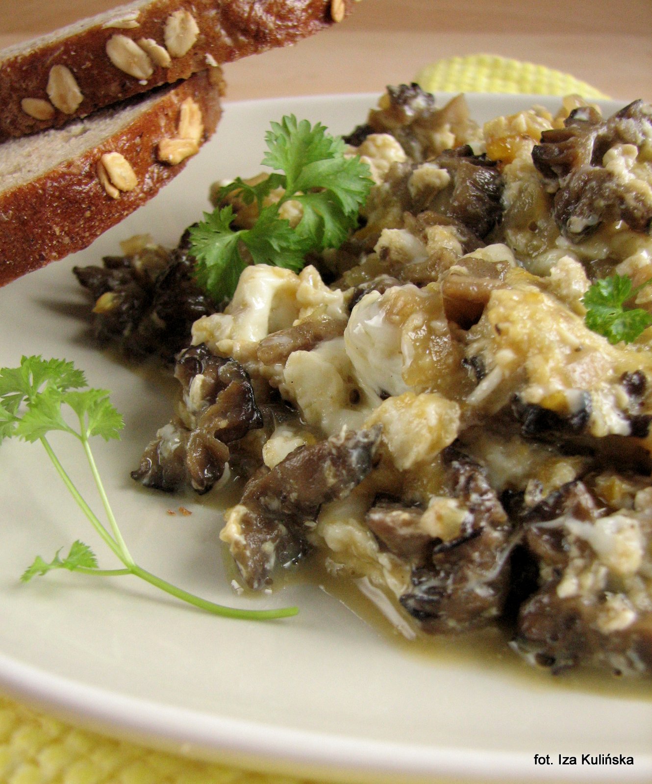 Smardze, wiosenne grzyby. Co przygotować ze smardzów? | Smaczna Pyza