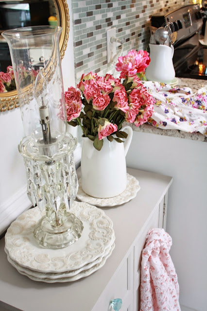 The little white cottage in the woods: Some photos of my kitchen