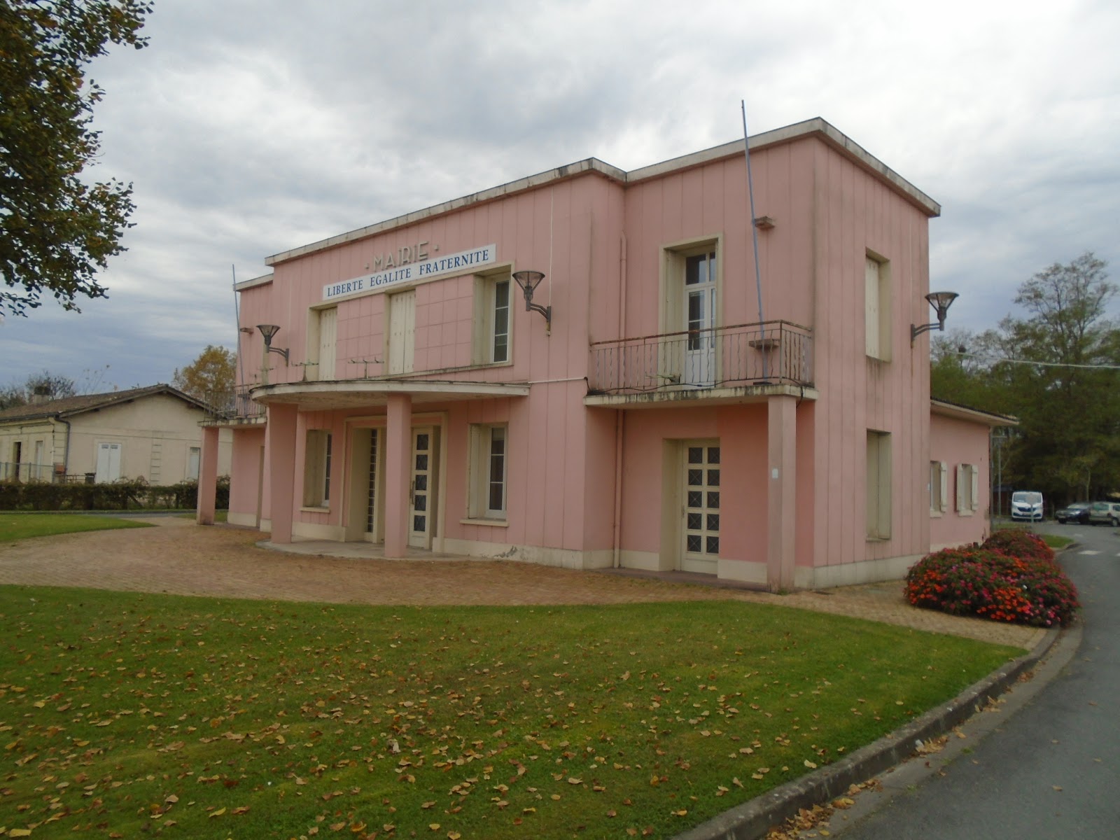 Architecture Moderniste et Art Deco en France: Mairie du Barp ...