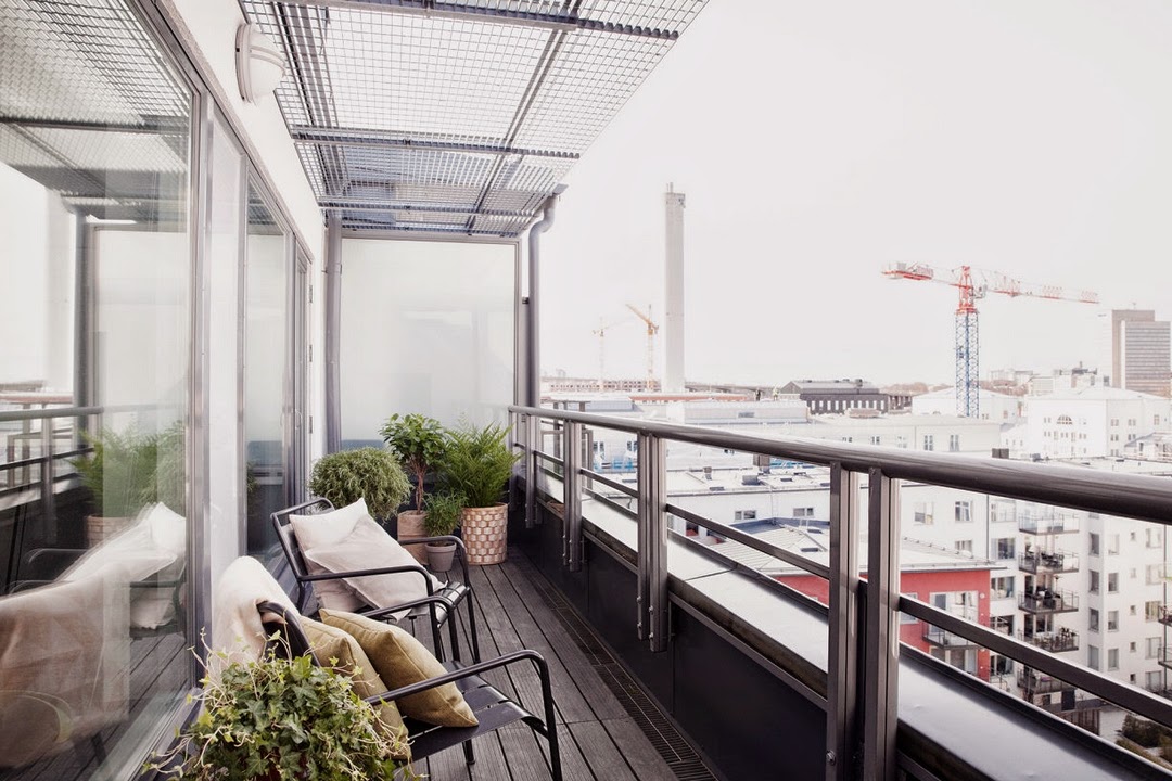 découvrir l'endroit du décor : UN BEAU BALCON