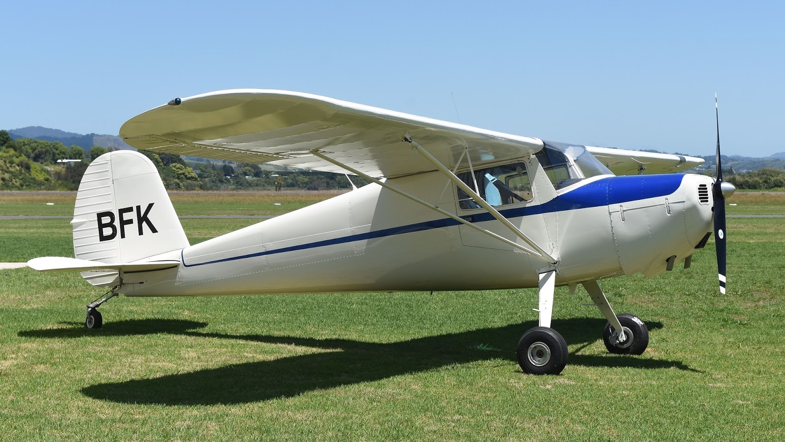 NZ Civil Aircraft: Vintage Cessna 120 at Solo Wings, Tauranga