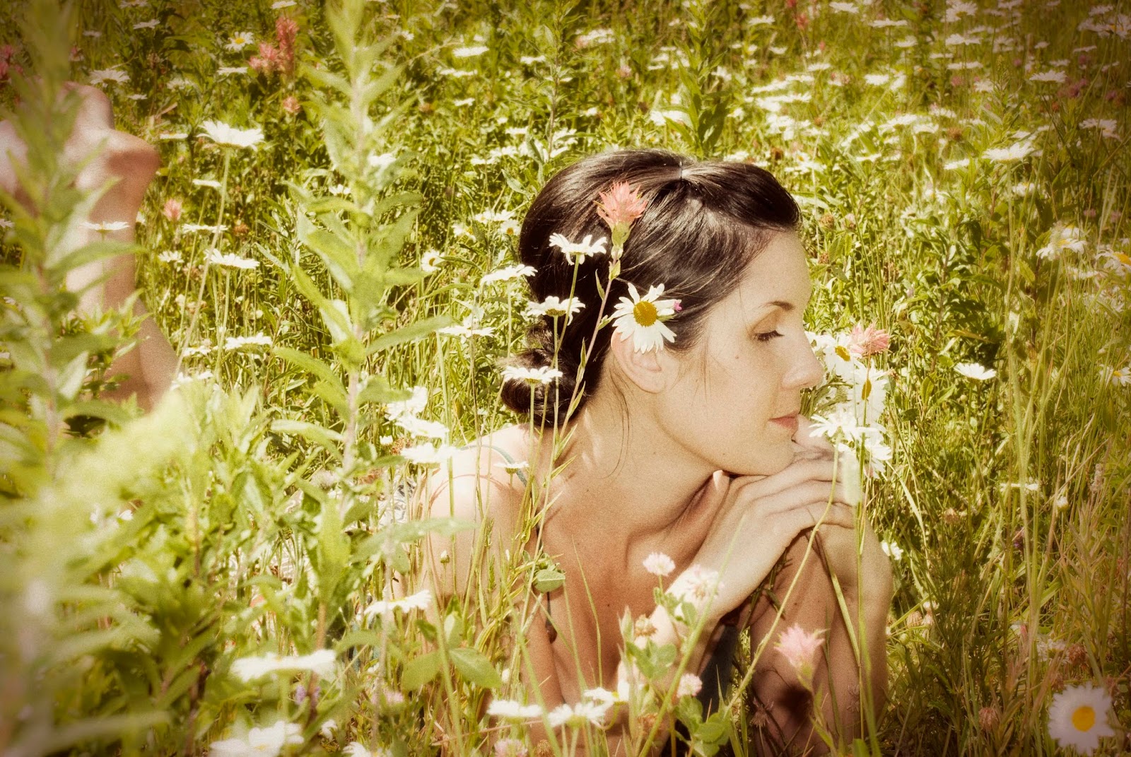 Elle Makeup Artist: Very Natural Makeup - Minimal and Beautiful ...