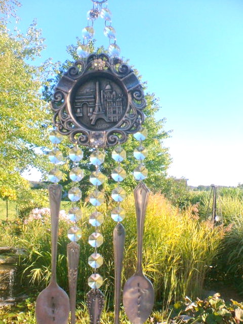 Paris is Always a Good Idea - Color Me Thrifty