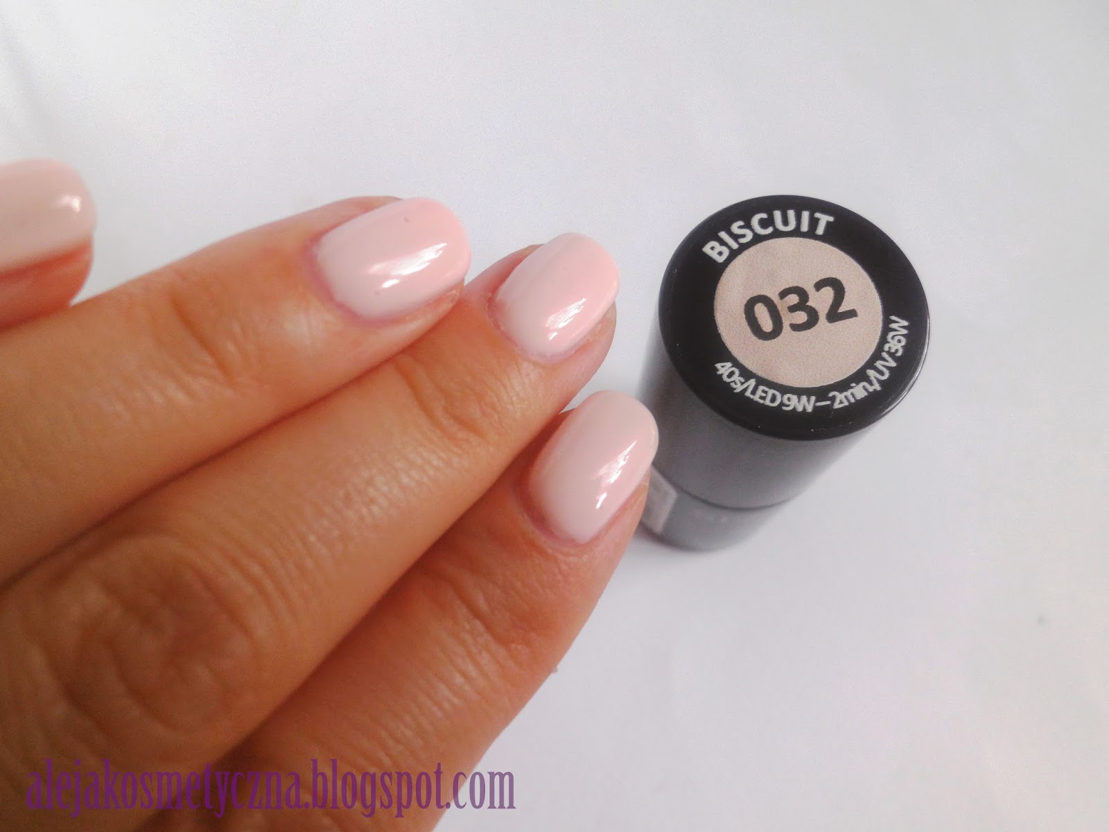 Lakier hybrydowy Semilac nr 032 Biscuit; podstawowy zestaw do manicure ...