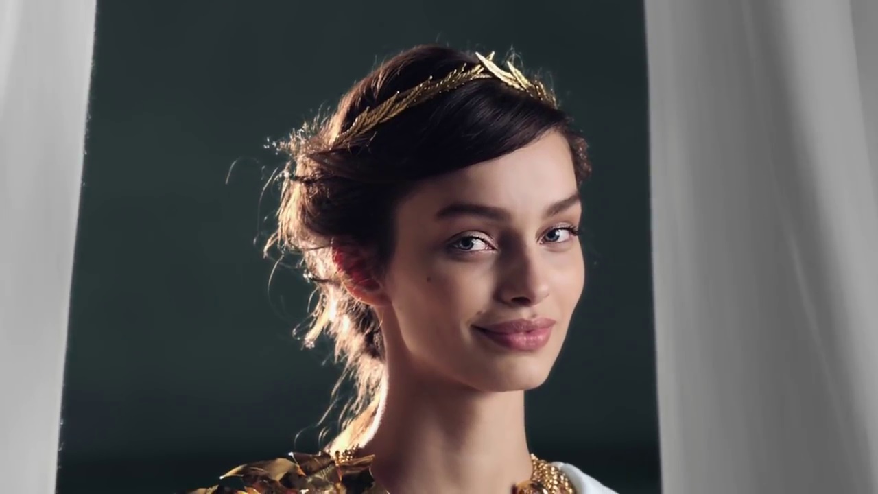 Le modelle della pubblicità: Luma Grothe moderna dea per il profumo ...