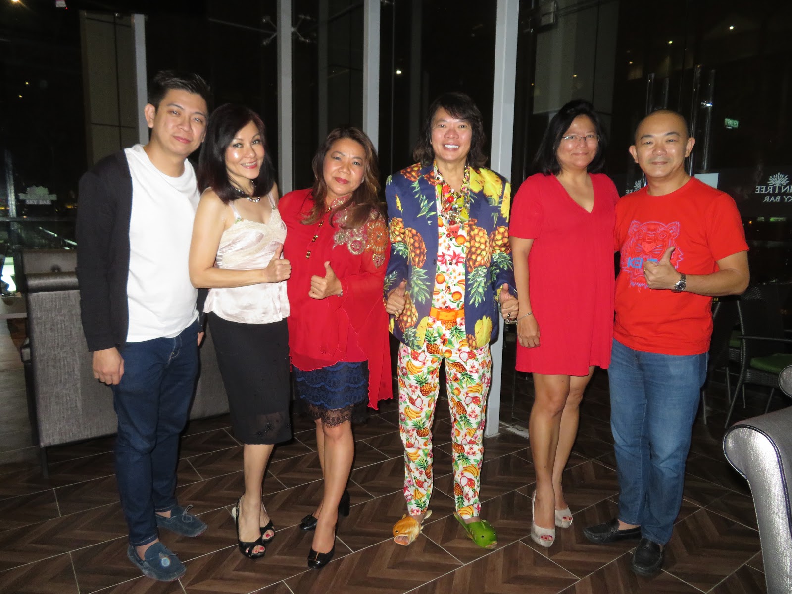 Kee Hua Chee Live!: SHARON LIAN AND LINA CHUA HOSTED BIRTHDAY DINNER ...