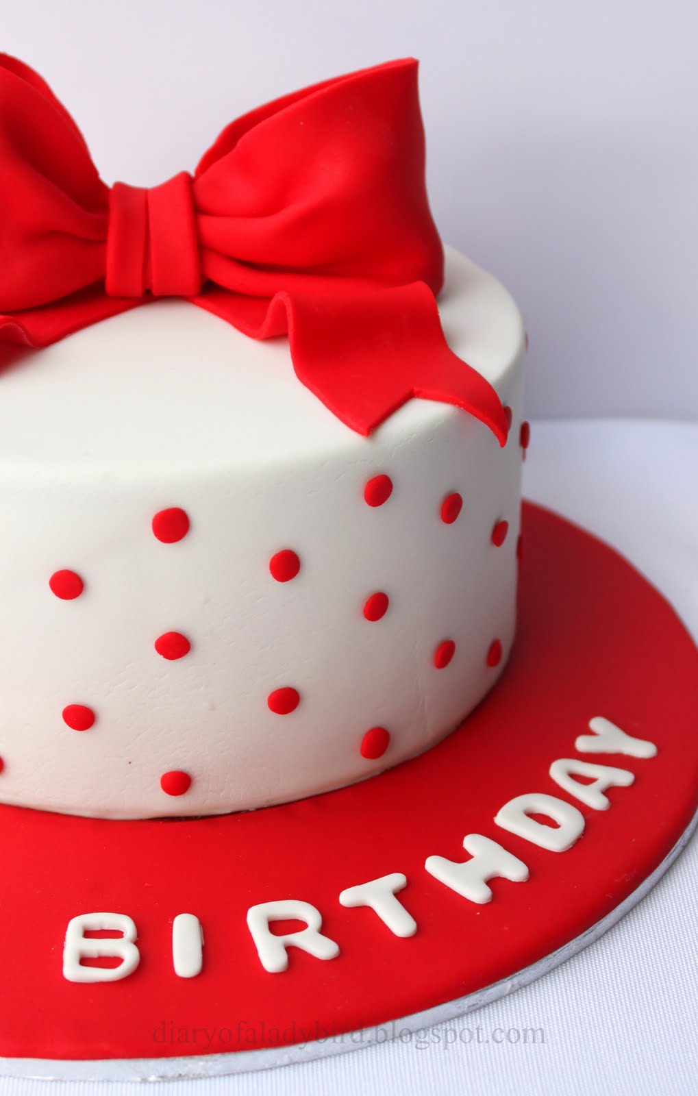 Diary of a Ladybird: The joy of creating birthday cakes