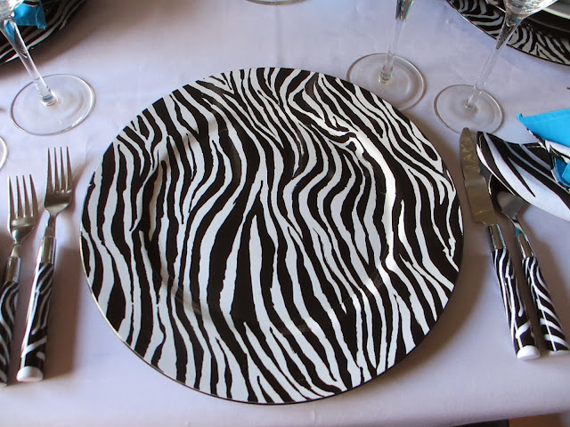 The Welcomed Guest: Zebra Shopping Day Tablescape