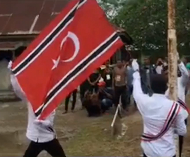 Upacara Bendera, pengibaran bendera BULAN BINTANG di MILAD GAM ke 42, 4 ...