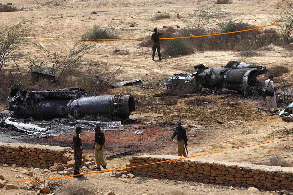 Asian Defence News: Squadron Leader killed as PAF Mirage crashes