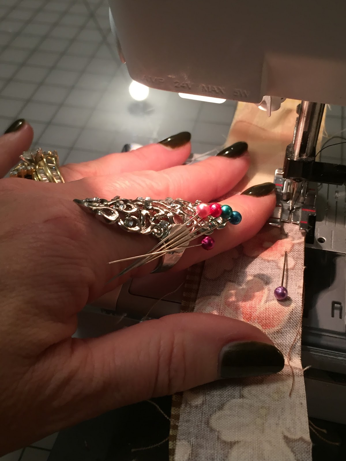 Quiltessa: Patchwork palette: Magnetic ring pin holders and pin pickers ...