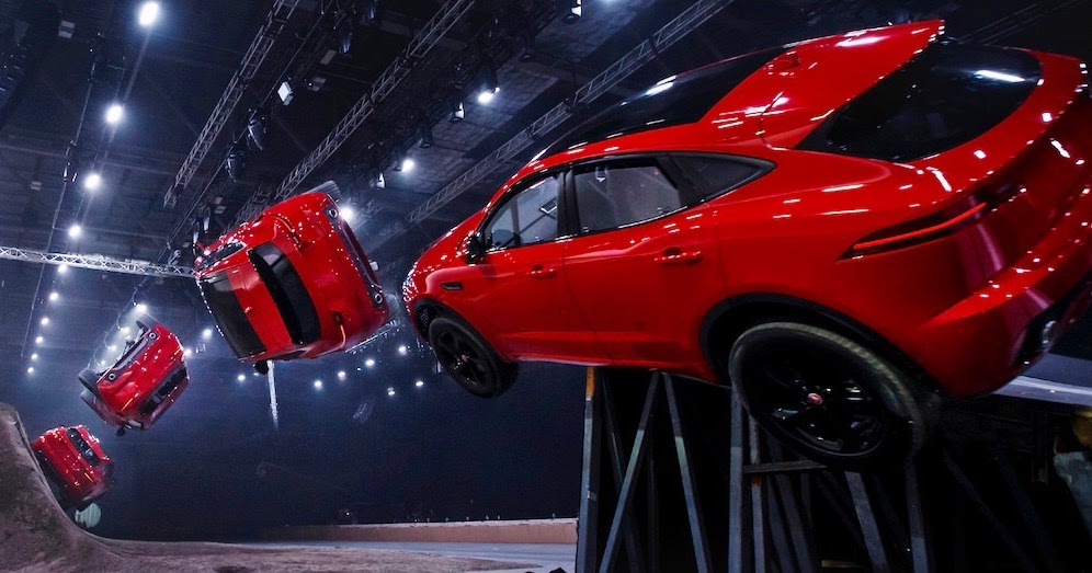 ジャガー、新型SUV「E-PACE」を発表！ワールドプレミアでバレルロールを成功させギネス記録を樹立。 - Idea Web Tools | 自動車とテクノロジーのニュースブログ