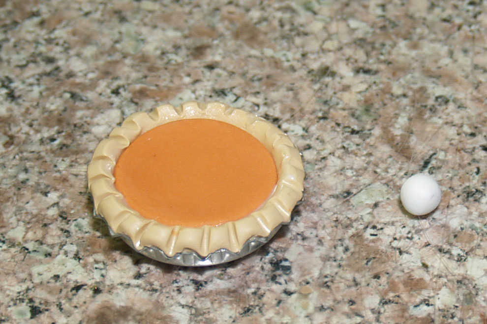 living with threemoonbabies: Polymer Clay Pumpkin Pie: Tutorial