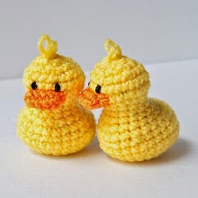2000 Free Amigurumi Patterns: Rubber Ducky Crochet Pattern