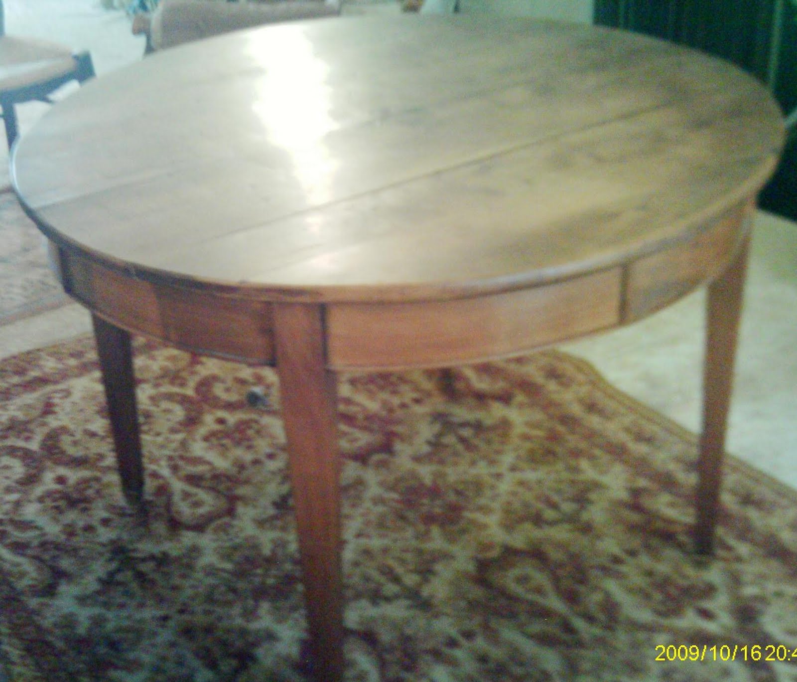 Table ronde à rallonges - Trendyyy.com