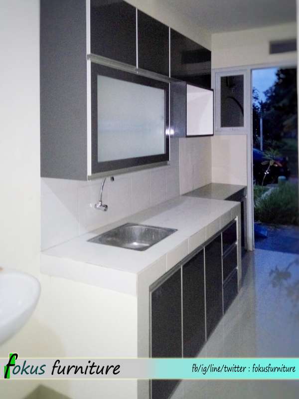 Contoh gambar desain kitchen set