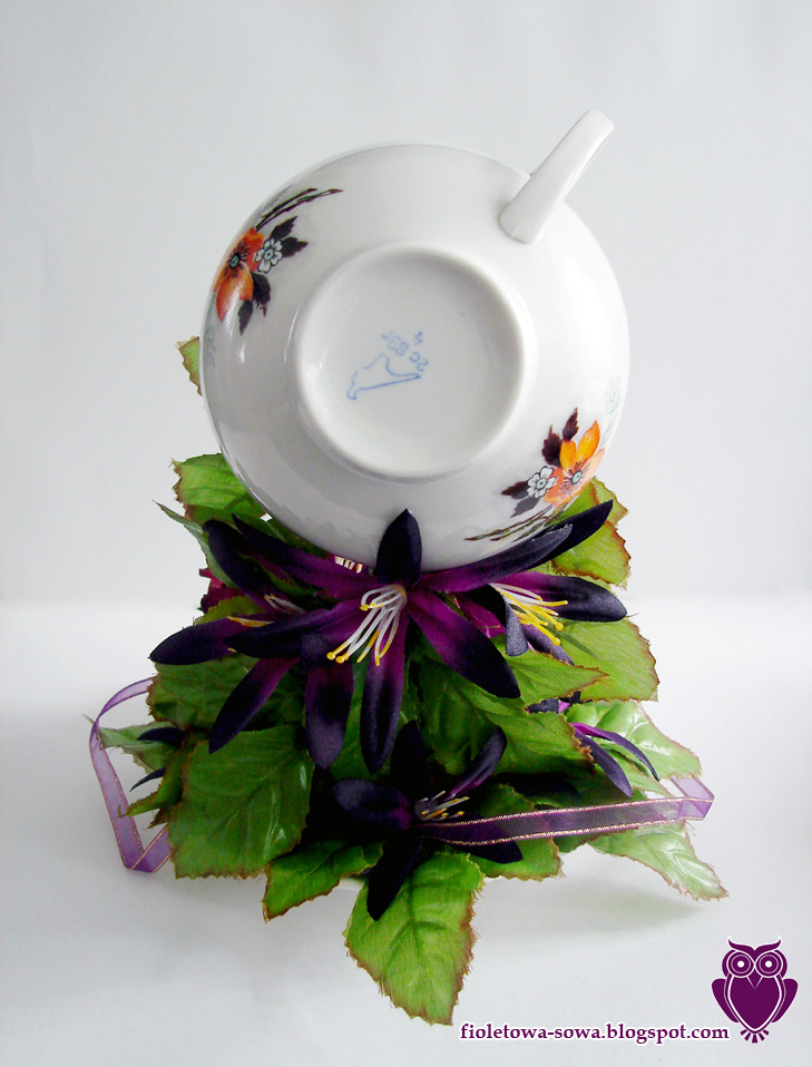 Latające filiżanki // Flying tea cups | Fioletowa sowa