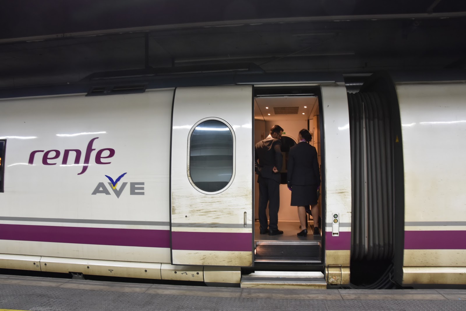 Trains and other things: Barcelona to Madrid by AVE S103